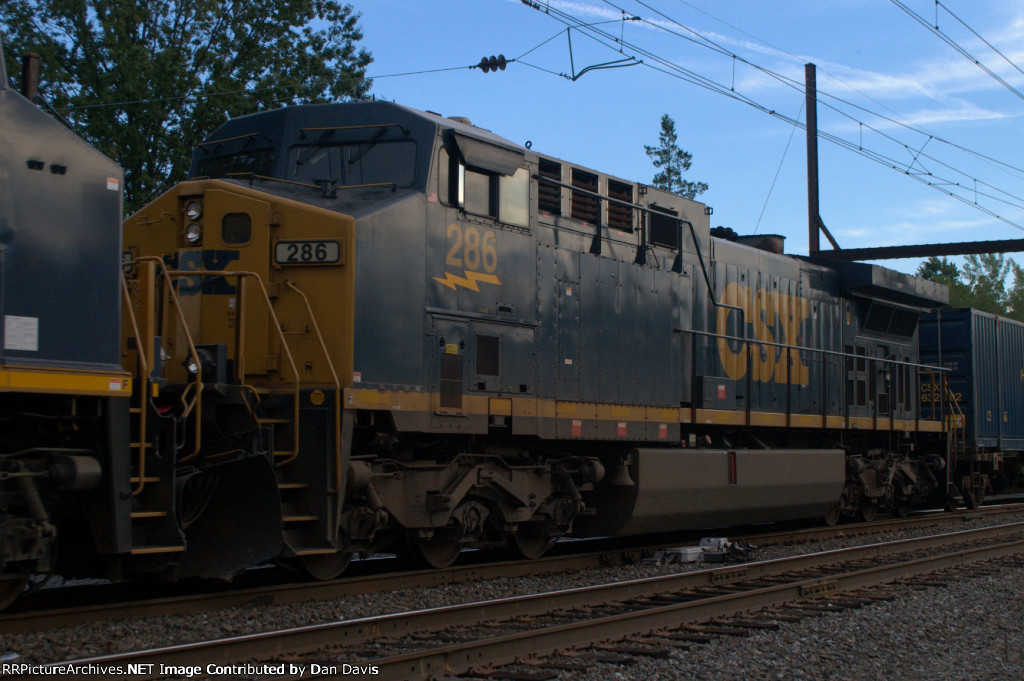 CSX AC44CW 286 as the third unit on Q034-06